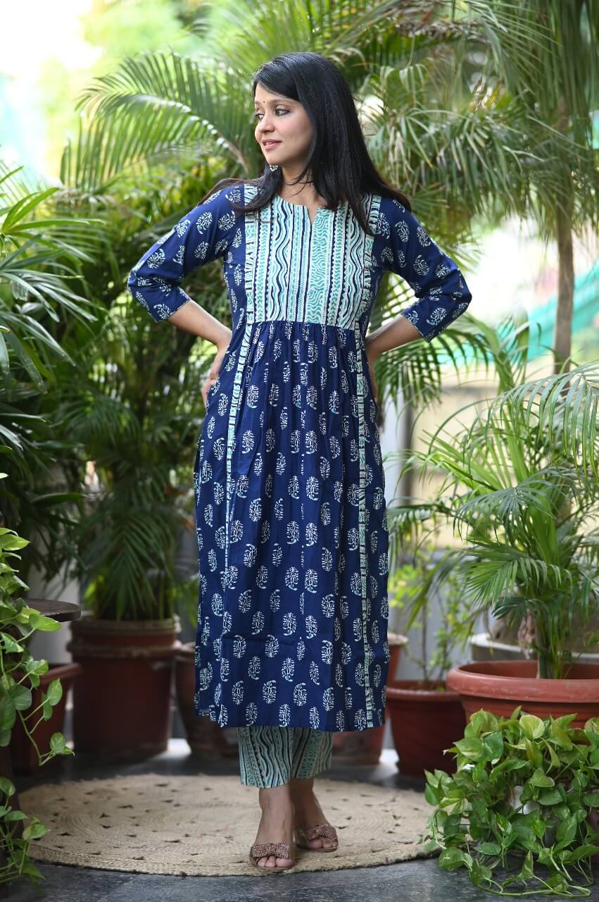 Gathered pattern coset – Aaryes Collection
